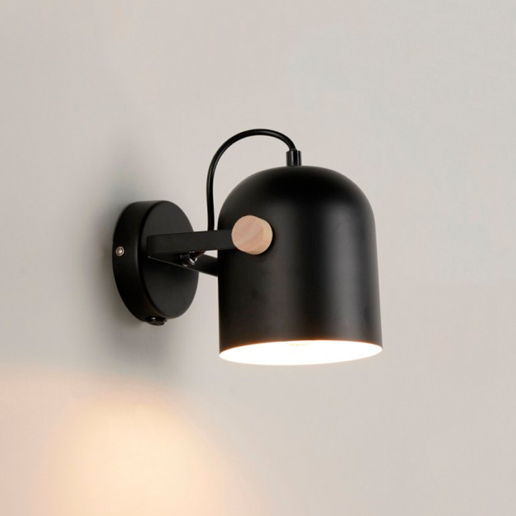 Foco Ylva negro con interruptor en la base